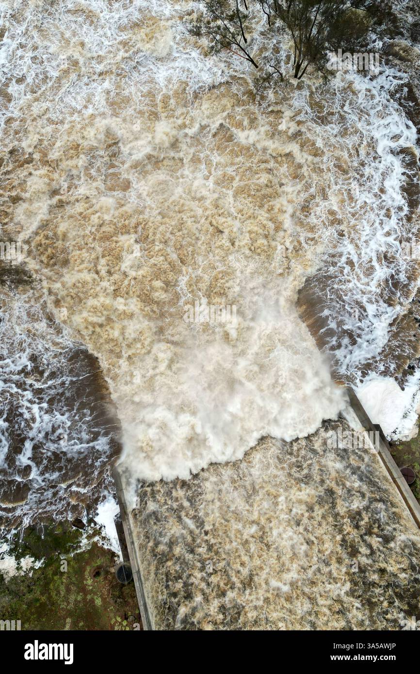 Lake Eppalock dam spillway overflowing into the Campaspe River after ...