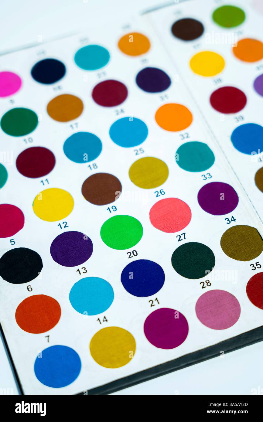 Minimal color range hi-res stock photography and images - Alamy