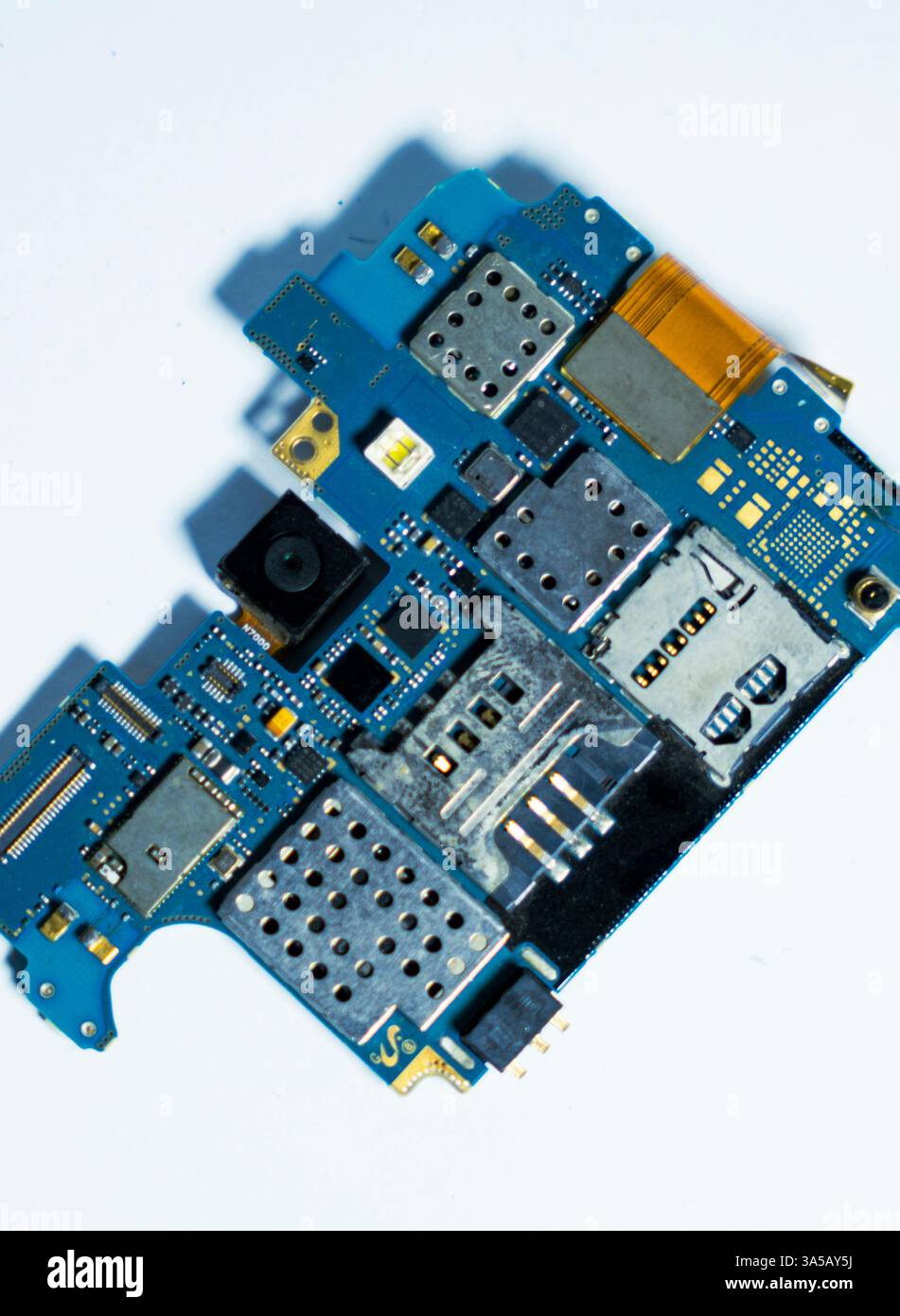 Complex electronic circuit layout hi-res stock photography and images ...