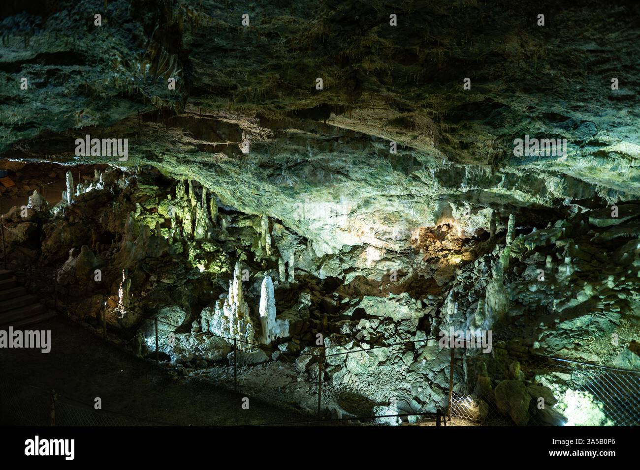 22 March 2025, Baden-Württemberg, Sonnenbühl: Stalactites can be seen ...