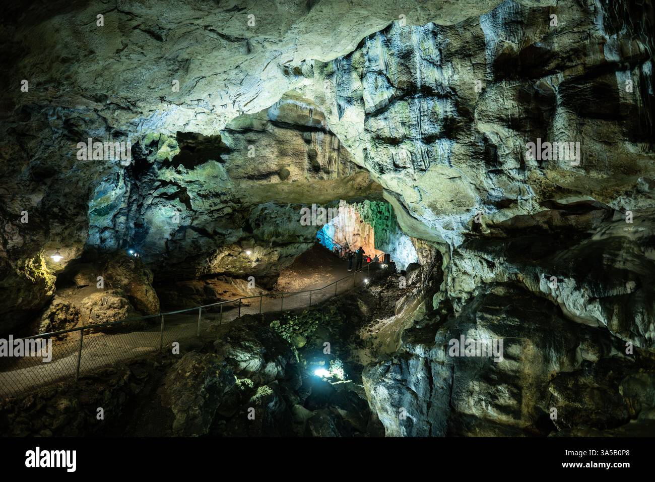 22 March 2025, Baden-Württemberg, Sonnenbühl: Stalactites can be seen ...