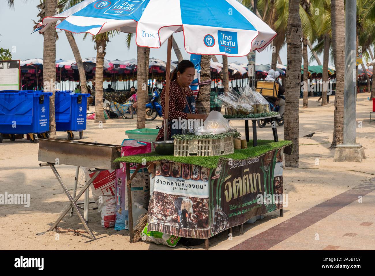 Chonburi, Thailand. 20th Mar, 2025. A close-up of various seafood ready ...