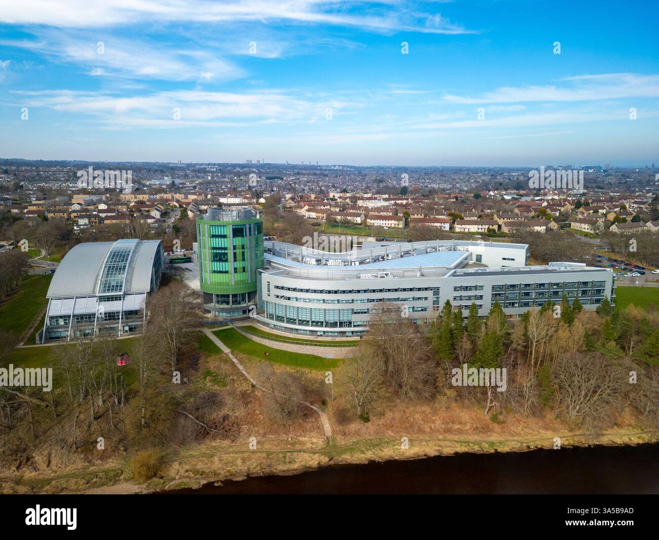 Aerial view of Robert Gordon University (RGU) on the River Dee in ...
