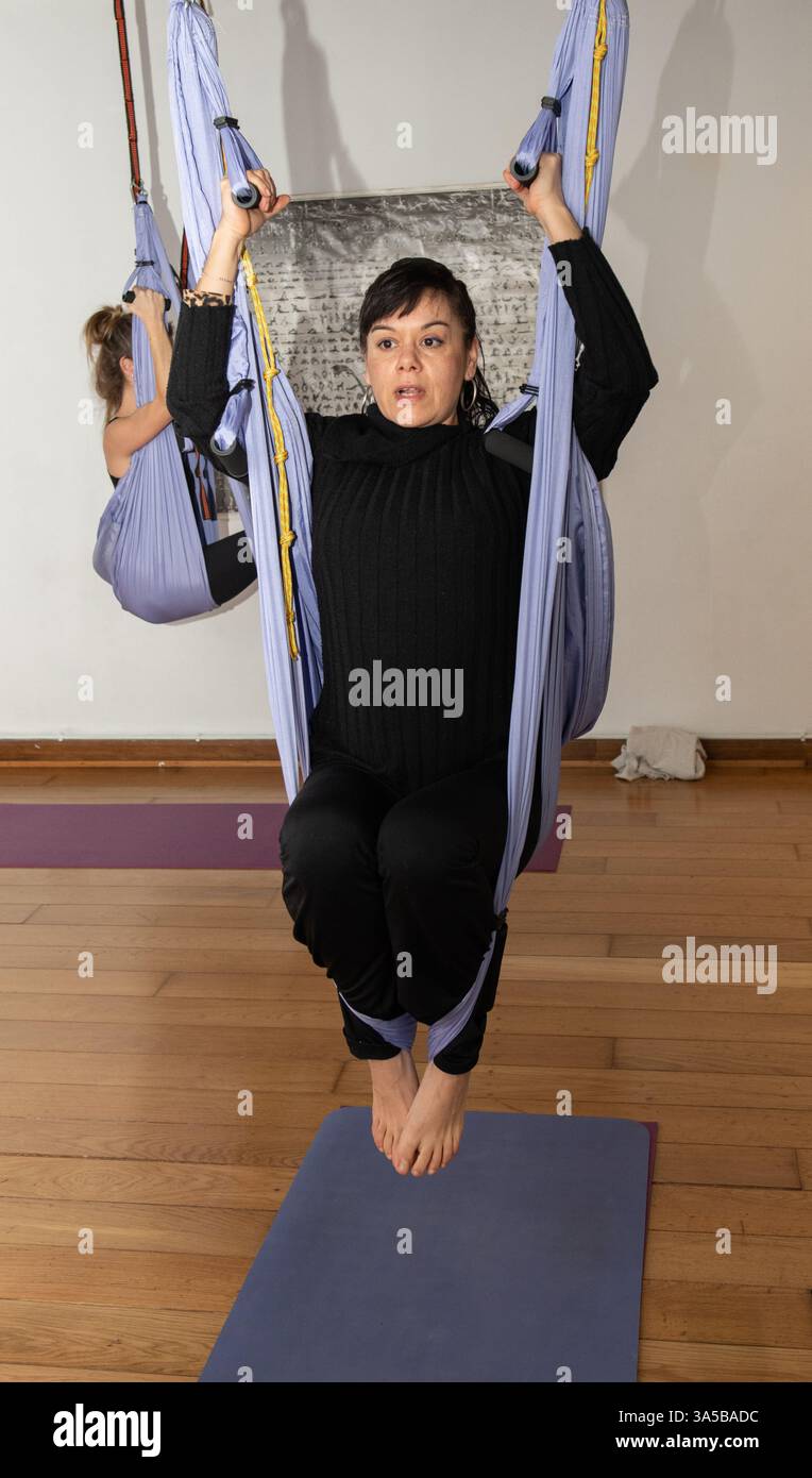 Aerial yoga strength hi-res stock photography and images - Alamy