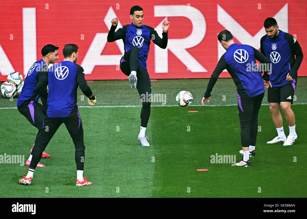 Dortmund, Germany. 22nd Mar, 2025. Soccer: National team, Nations ...