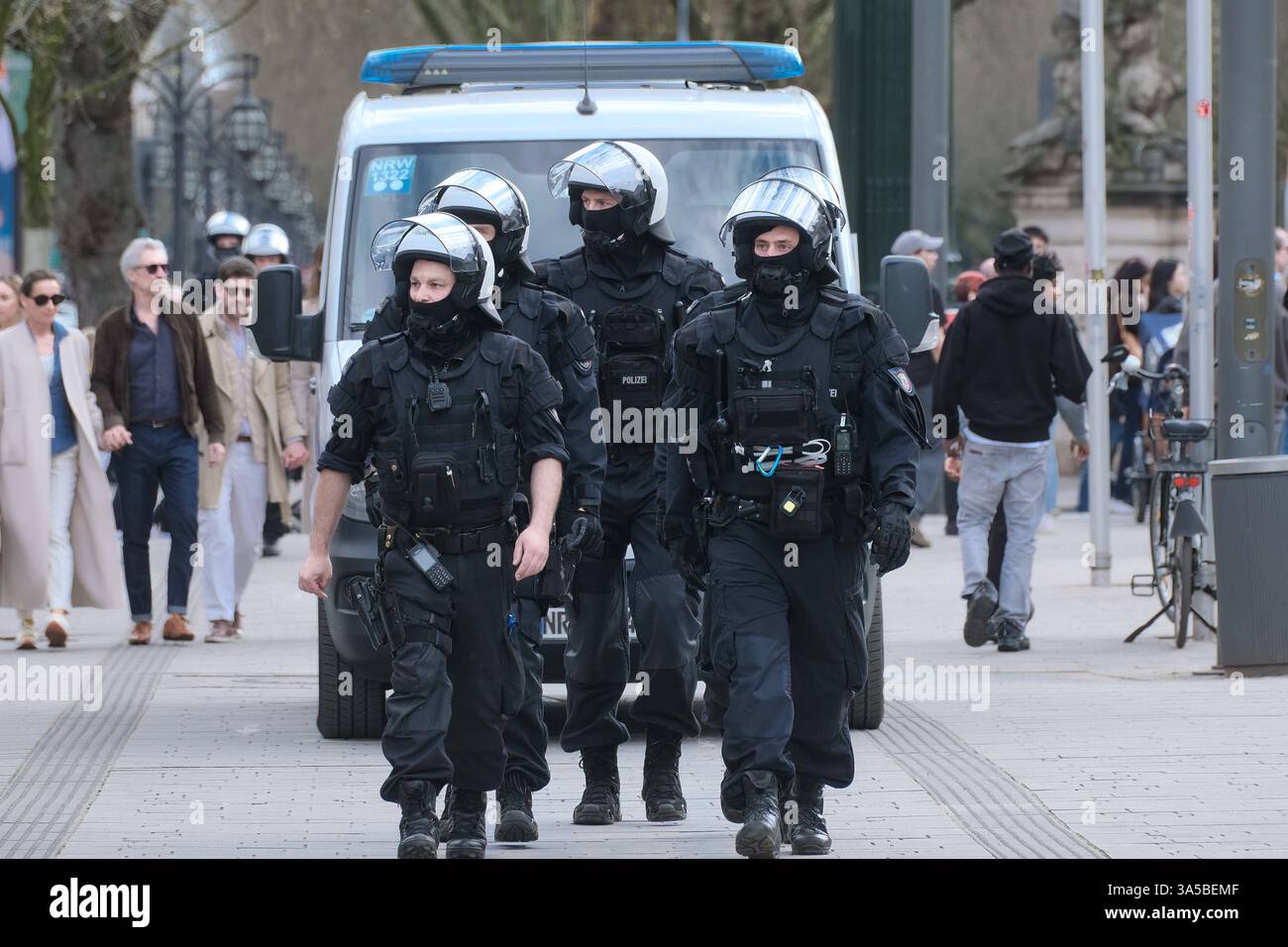 Düsseldorf 22.03.2025 Demo Demonstration Protestzug Motto Gemeinsam für ...