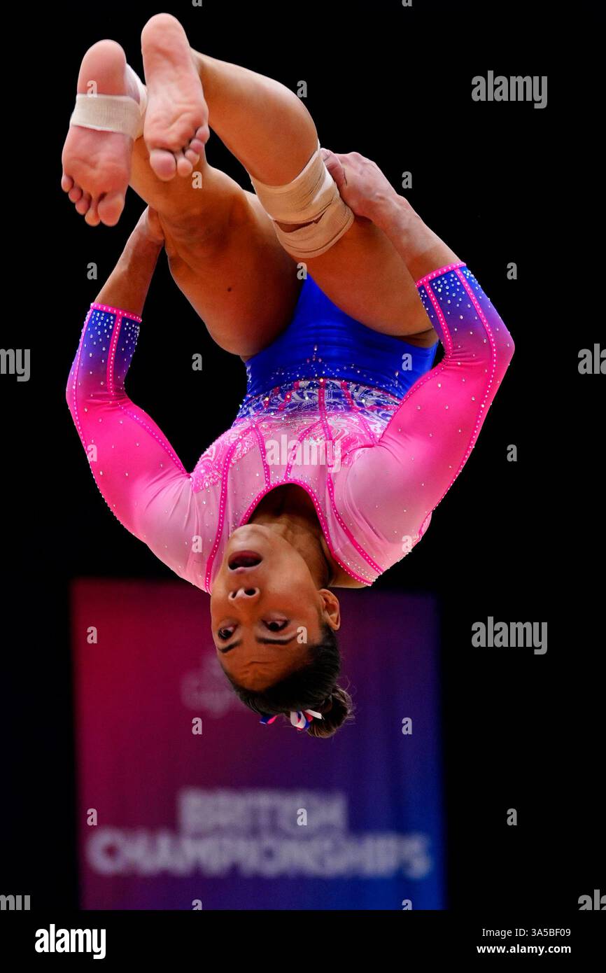 Alia Leat performs her floor routine on day three of the 2025 Artistic ...
