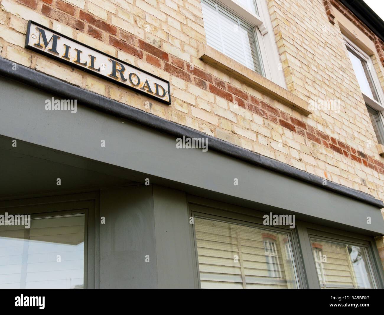 Mill road sign in hi-res stock photography and images - Alamy