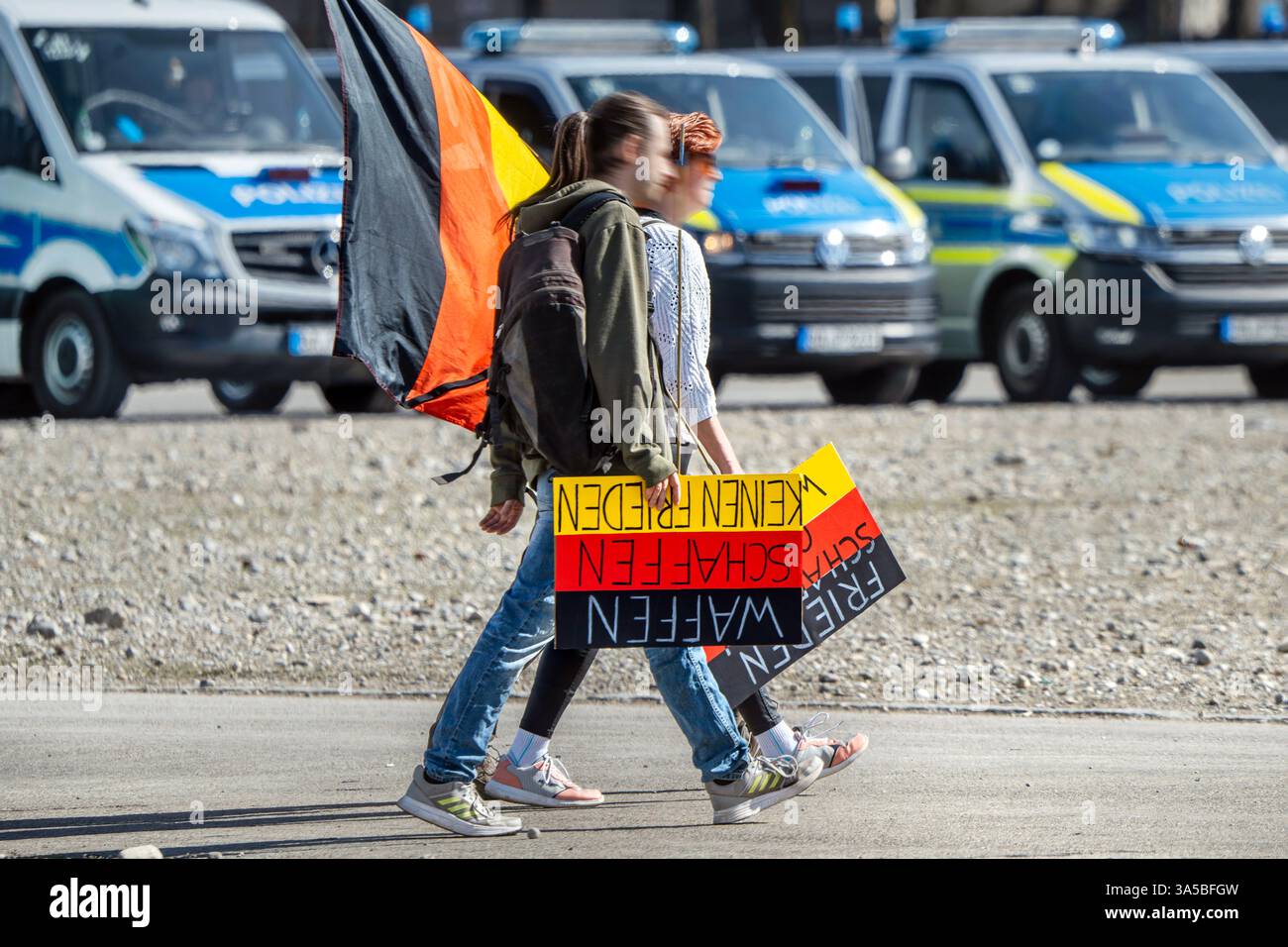 Rechte Demo Gemeinsam für Deutschland, Demonstranten mit ...