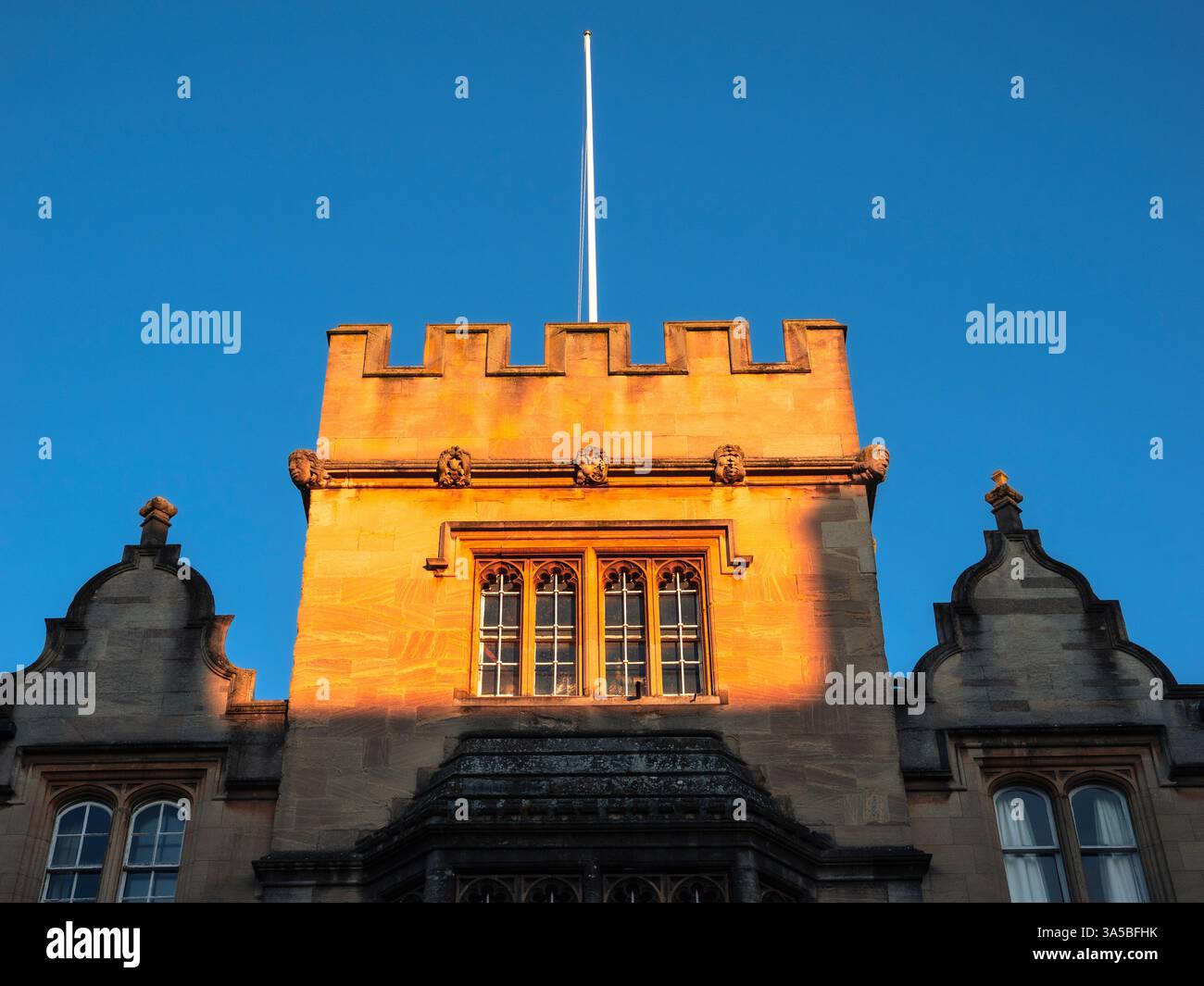 Evening Sunlight hitting the Entrance Tower of Oriel College ...