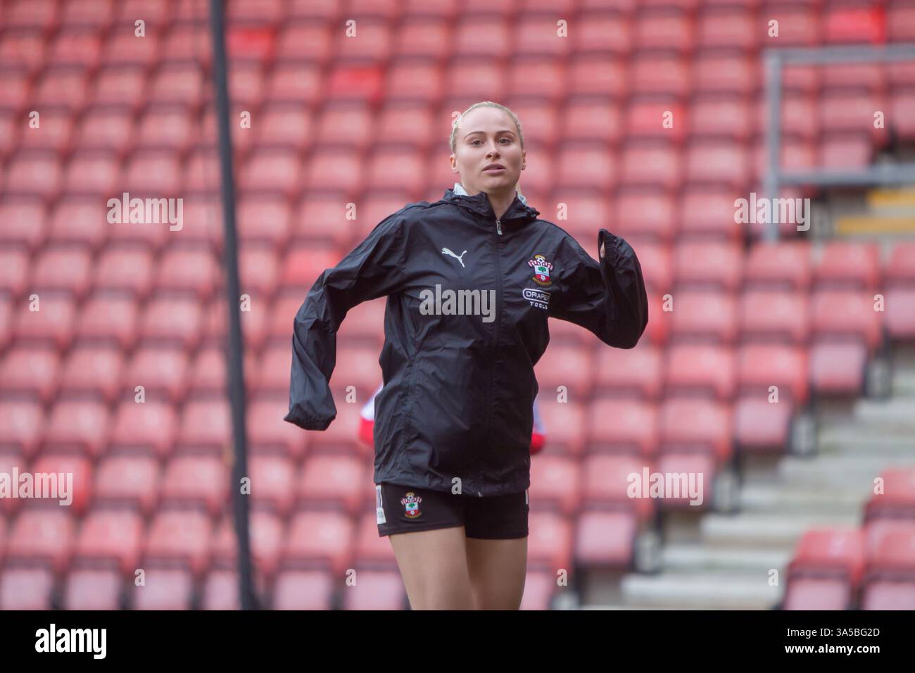 Southampton, UK. 22nd Mar, 2025. Molly Pike (14 Southampton) ahead of ...