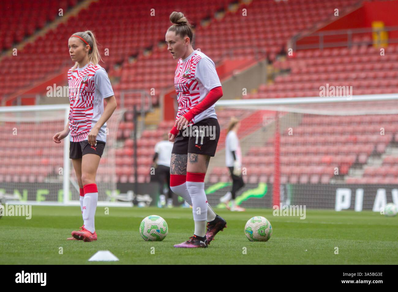 Southampton, UK. 22nd Mar, 2025. Rachel Rowe (11 Southampton) warming ...