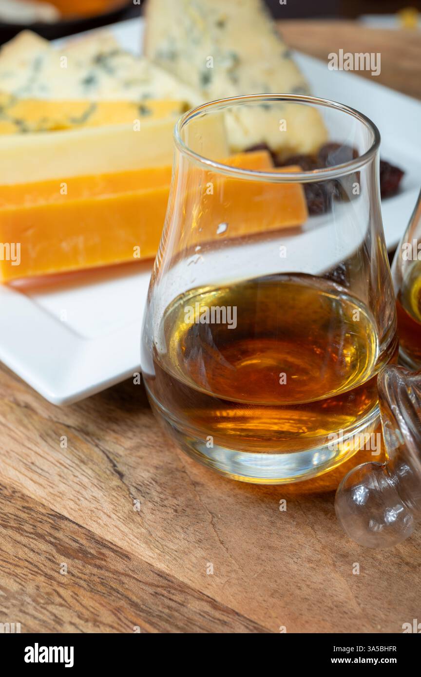 Whiskey and cheese pairing, tasting scotch speyside whisky glasses and ...