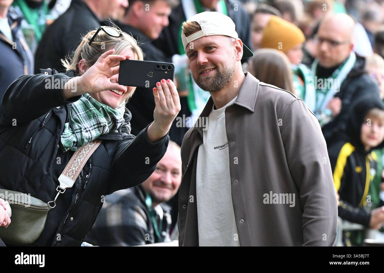 22 March 2025, Bremen: Soccer: Werder Bremen's farewell match for Diego ...