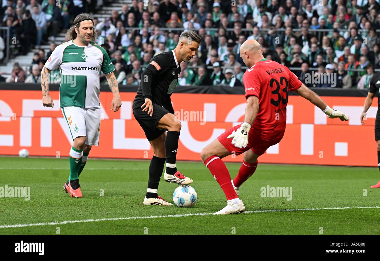 Bremen, Germany. 22nd Mar, 2025. Soccer: Werder Bremen's farewell match ...