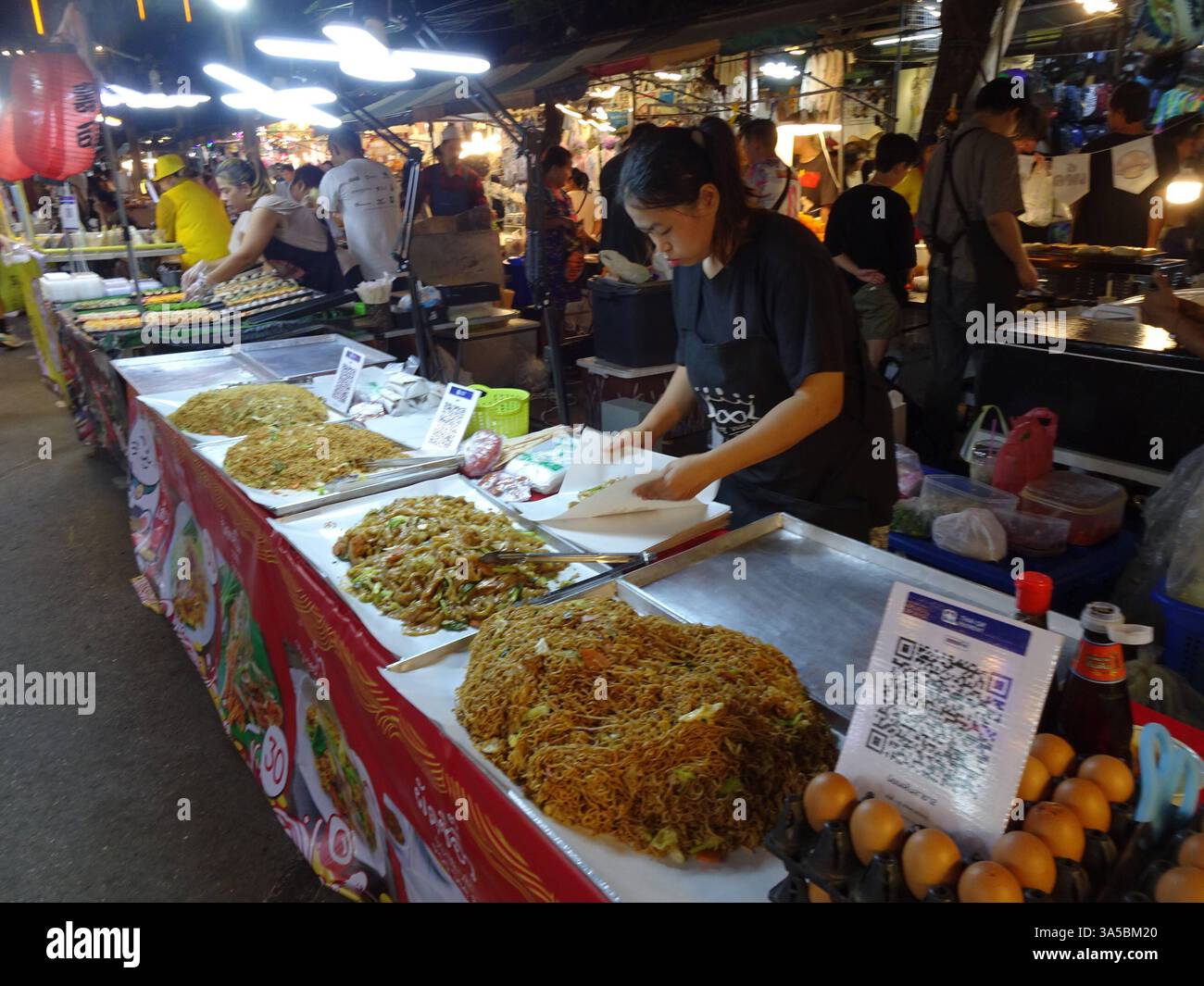 RECORD DATE NOT STATED Maden, Würmer, Grill, Chatuchak Weekend Market ...