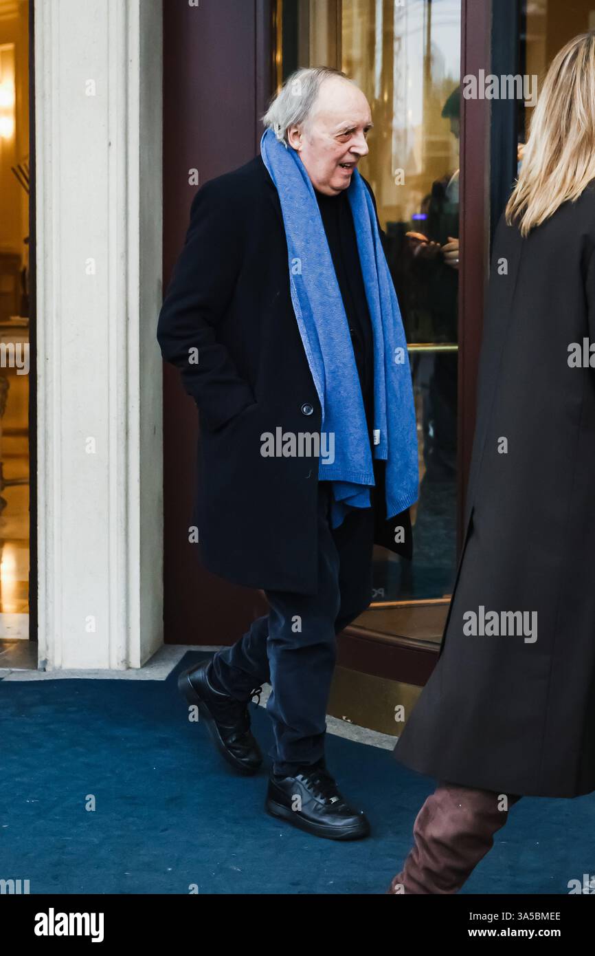 Milan, Italy. 22nd Mar, 2025. Milan, Celebrity Sightings - Dario ...
