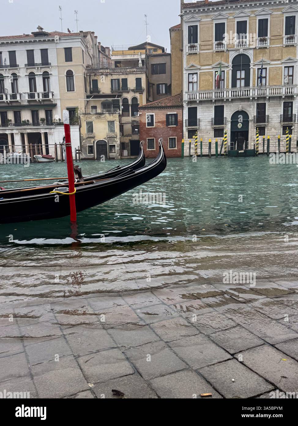 Venice Cityscape Gondola in Rainy Stock Photo - Alamy