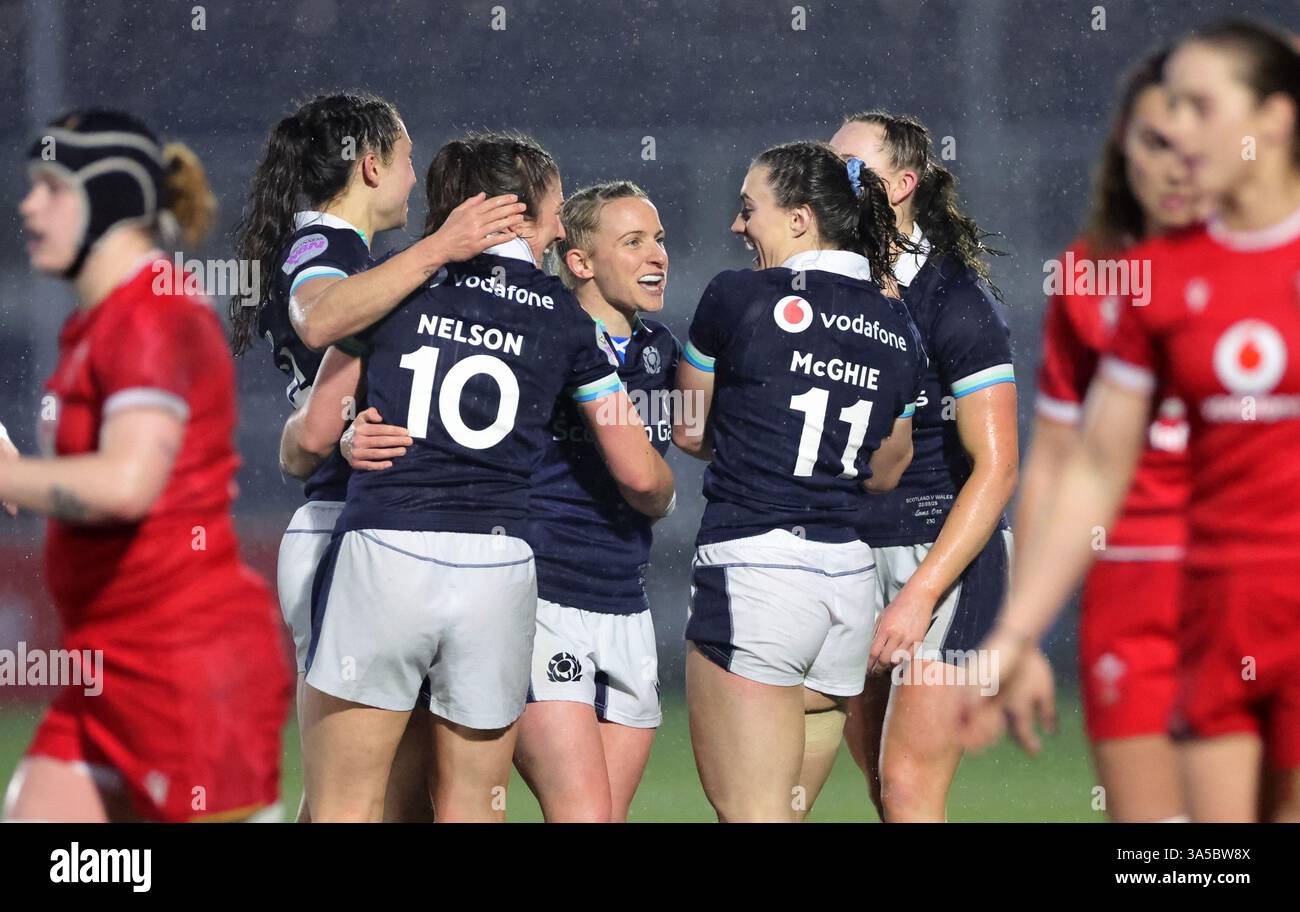 Scotland's Helen Nelson, Chloe Rollie (centre) and Francesca McGhie ...