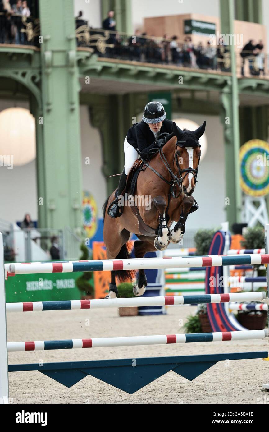 Charlotte LEONI of France with Cyclone l'epivent during the Prix GL ...