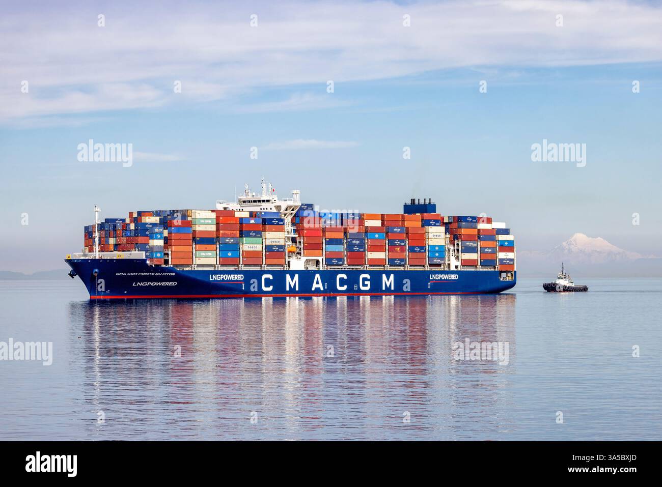 Lng powered container ship hi-res stock photography and images - Alamy