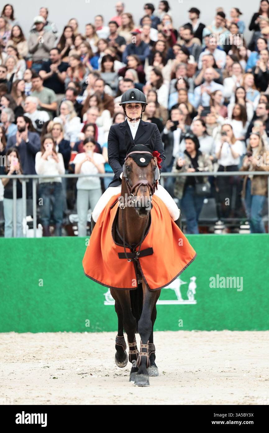 Jeanne SADRAN of France with Dexter de kerglenn during the Saut Hermès ...