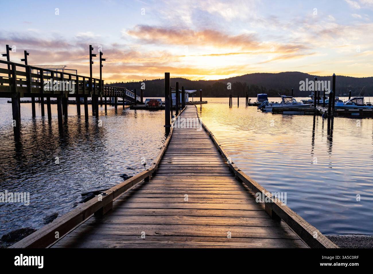 Sunrise sooke harbour vancouver hi-res stock photography and images - Alamy