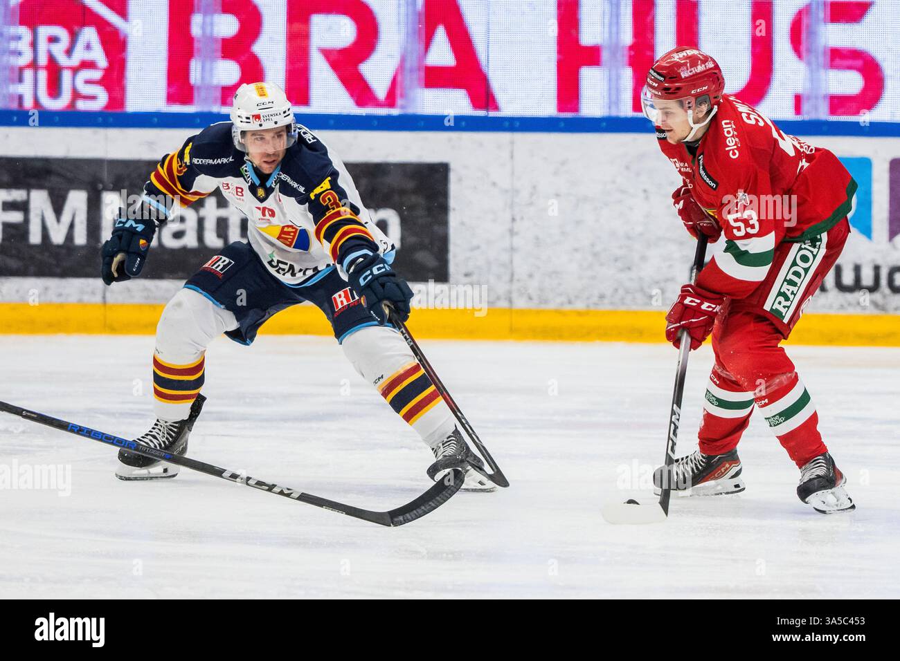 Mora, Sverige. 22nd Mar, 2025. 250322 Djurgårdens August Berg och Moras Lukas Smith under ...
