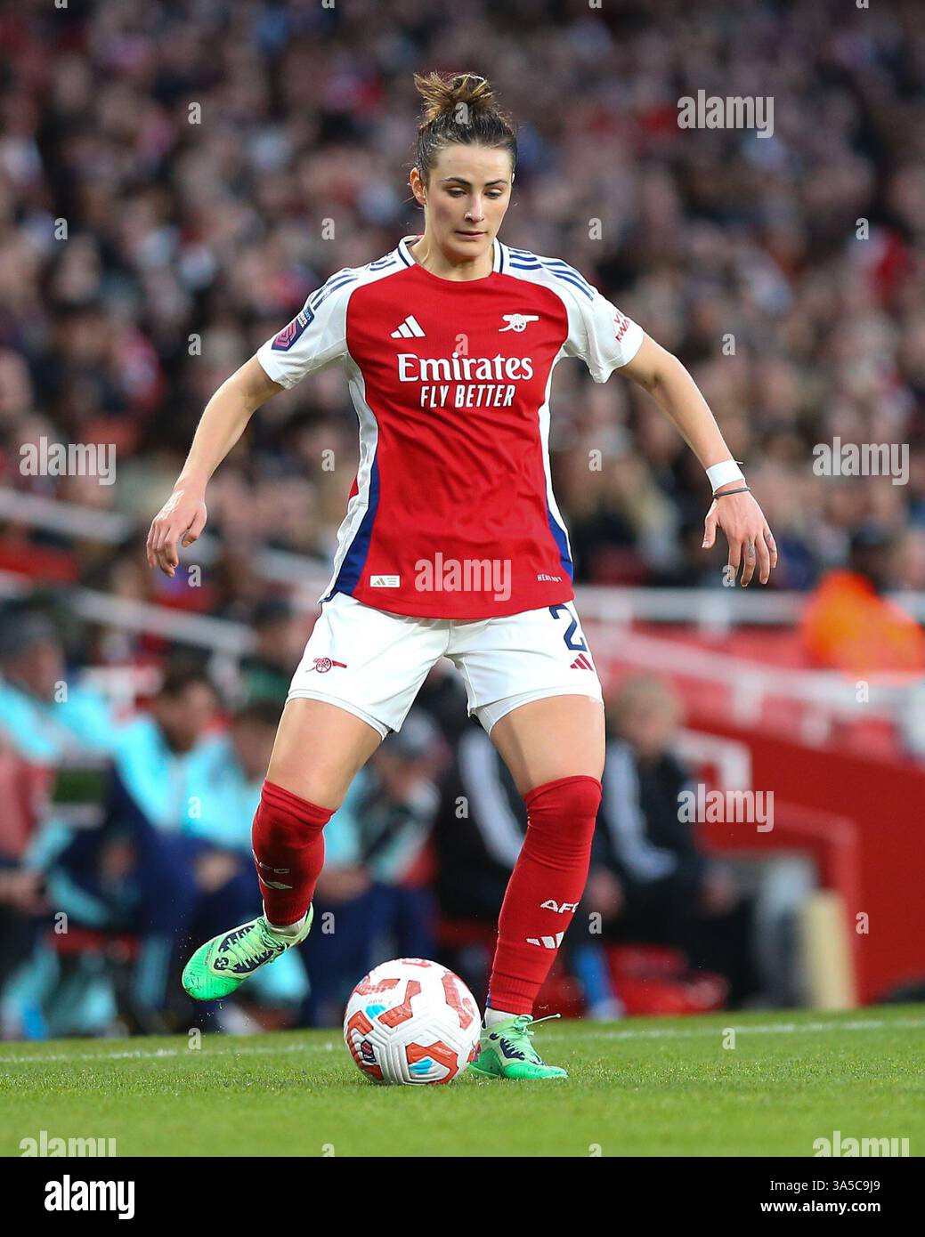 North London, England, March 22 2025: Emily Fox (2 Arsenal) on the ball ...