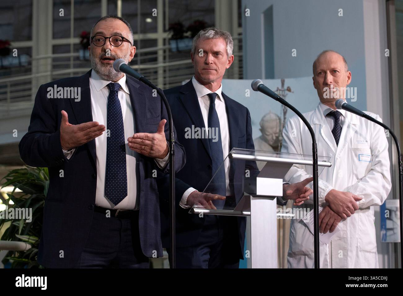 From left, head physician of Vatican's Health and Hygiene Office, Luigi ...