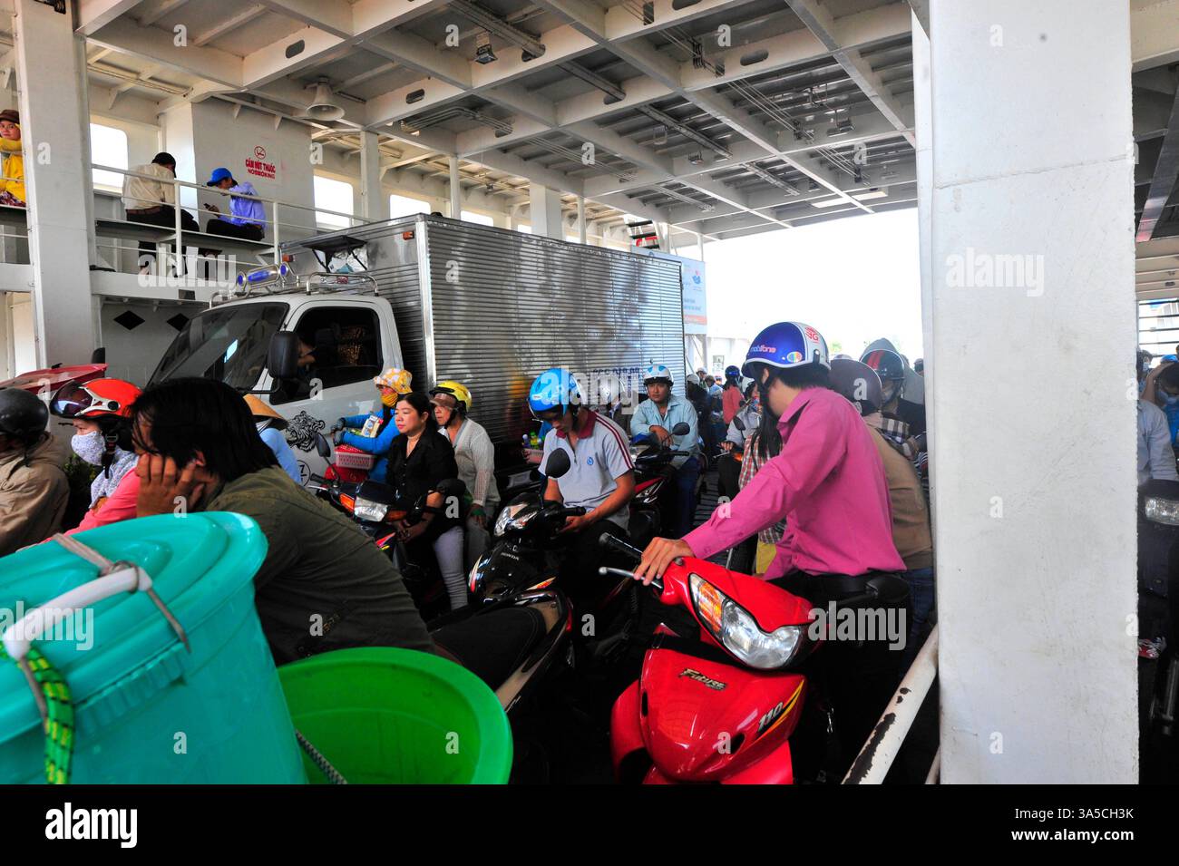 strong motorcycle an road traffic in vietnam motorcycle traffic in ...