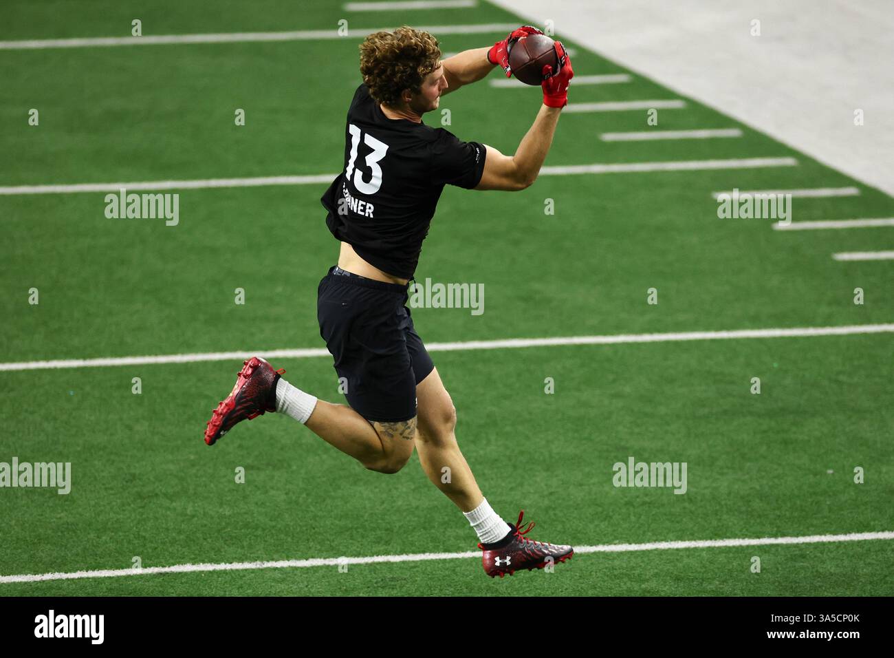 Utah tight end Caleb Lohner participates in a drill during the Big 12 ...