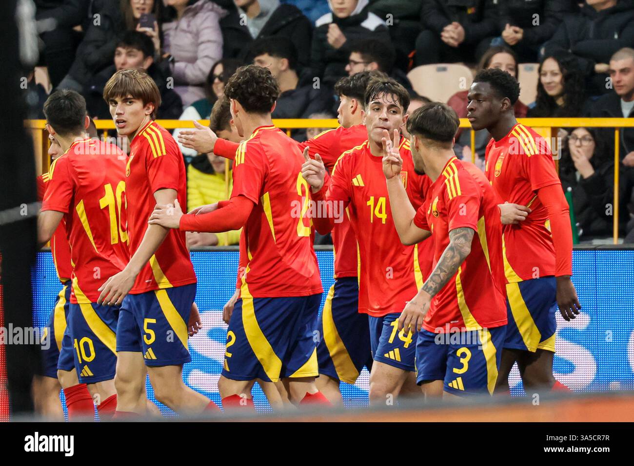 Catanzaro, Italy, 22th March 2025, Nicola Ceravolo Stadium: Spain team ...