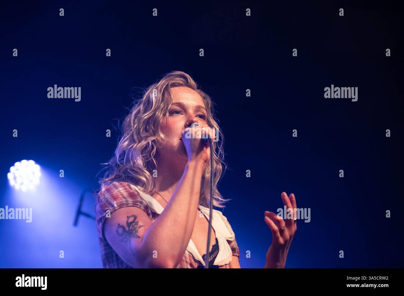 Anna Shields of Dead Pony performing at Barrowland, Glasgow, 21st March ...