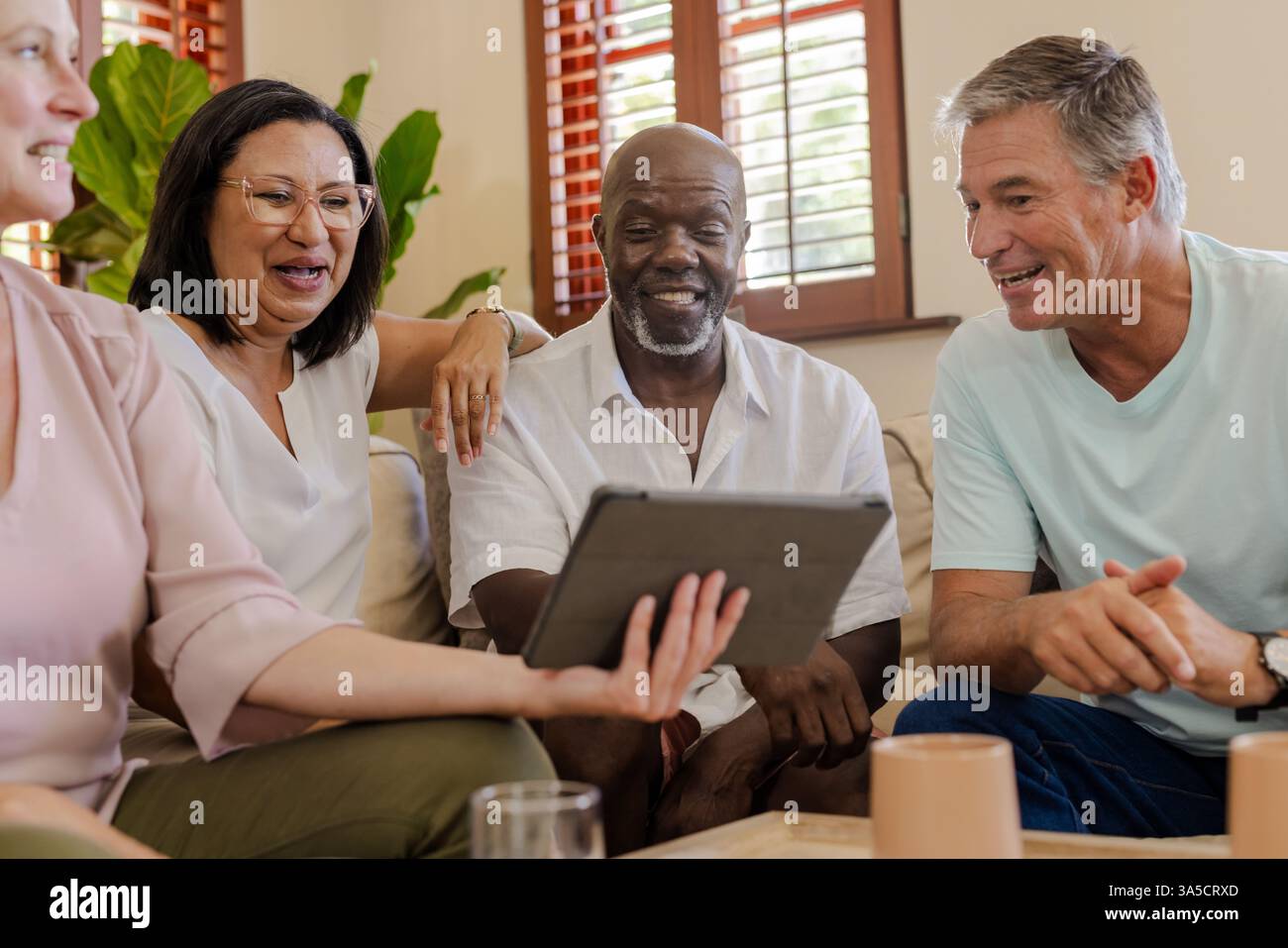Diverse group of elderly people hi-res stock photography and images - Alamy