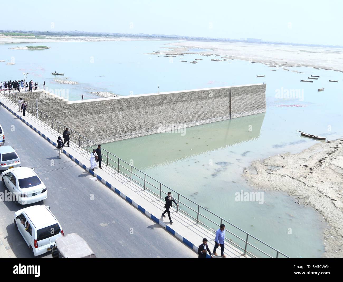 Hyderabad, Sindh, Pakistan. 14th Mar, 2025. A view of a dry side of a ...