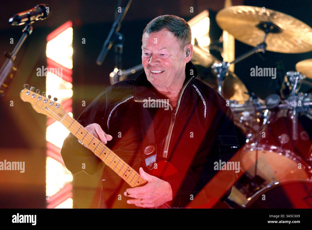 Sänger Ali Campbell von der Band UB40 bei Die 80er live 2025 auf ...