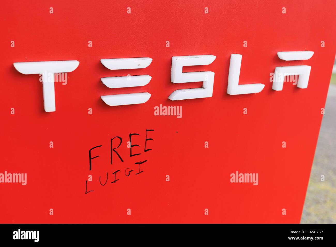 About one hundred people demonstrated and held signs at Portland ...