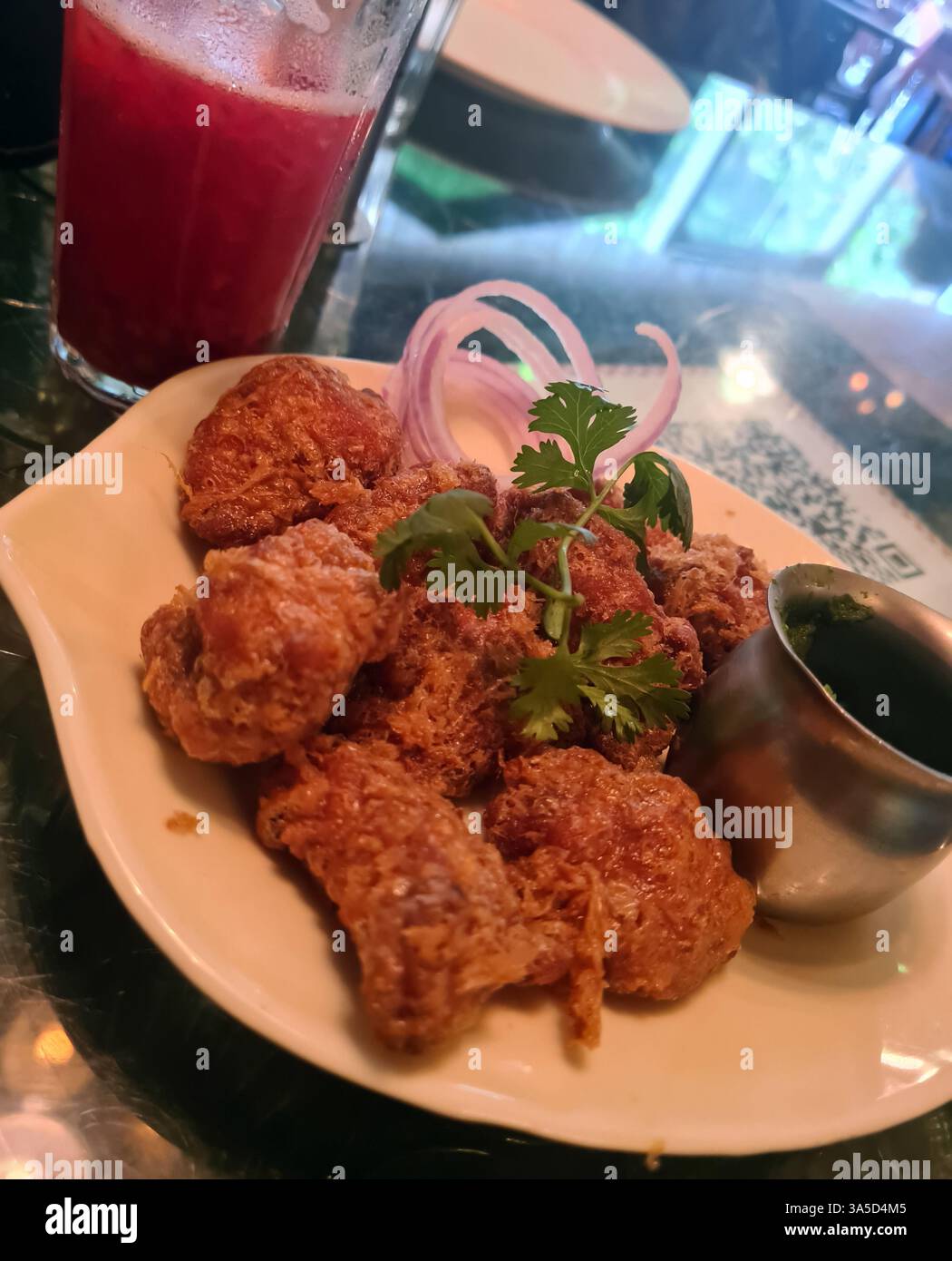 Lively cafe setting hi-res stock photography and images - Alamy