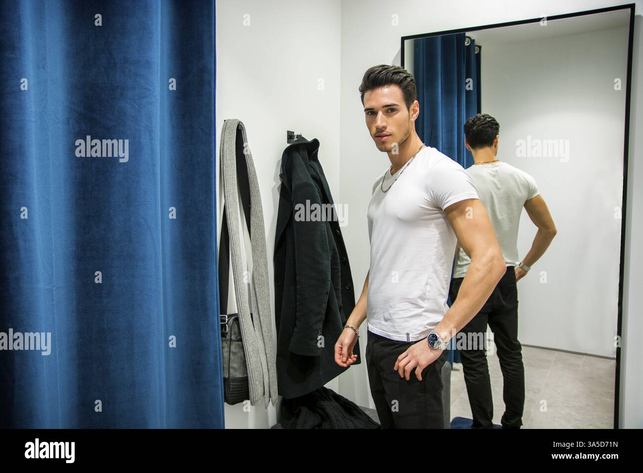 Mirrored cupboard hi-res stock photography and images - Alamy