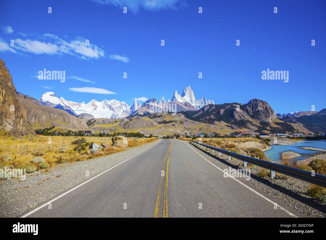 Argentine Patagonia. Excellent asphalt road to the majestic Mount Fitz ...