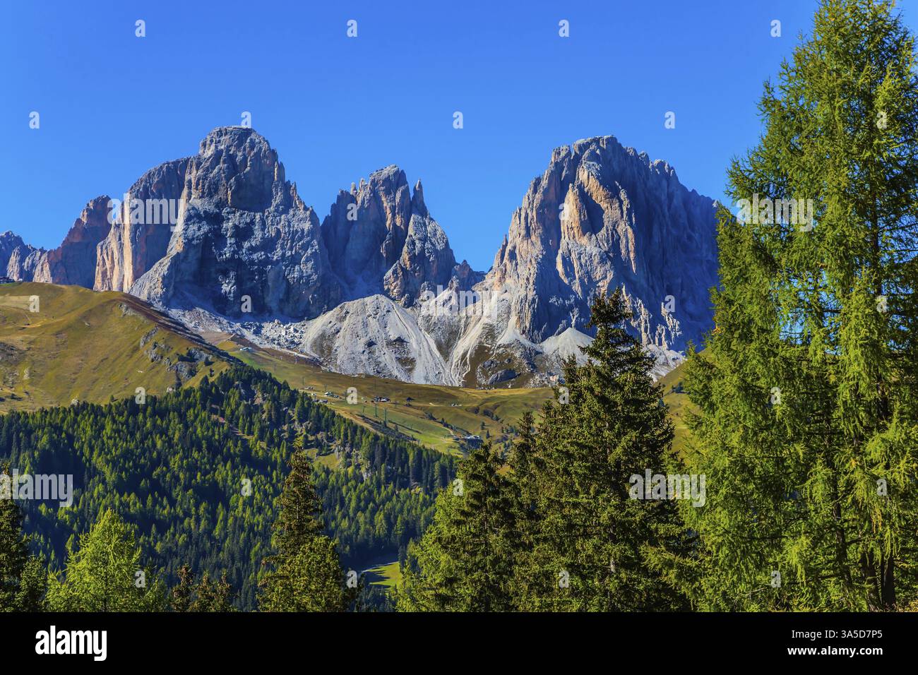 The most picturesque route in the Italian Dolomites, the Southern ...