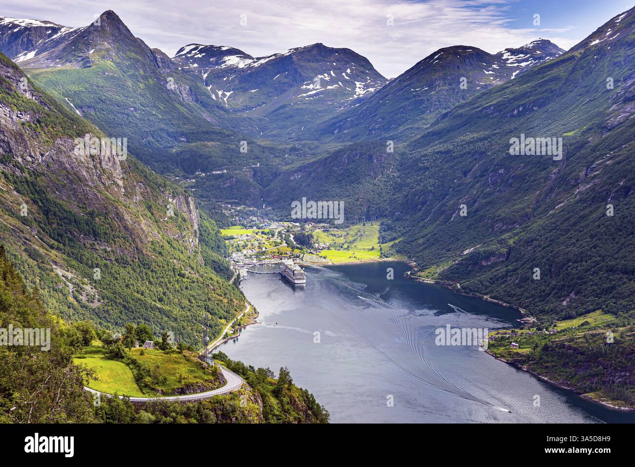 The largest, most beautiful and famous Norwegian fjord Geiranger ...