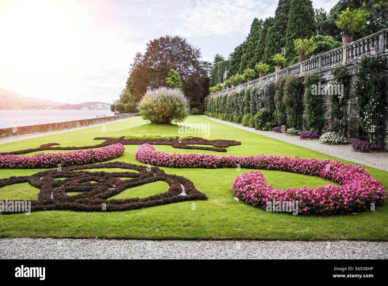 Geometrical shape photos hi-res stock photography and images - Alamy