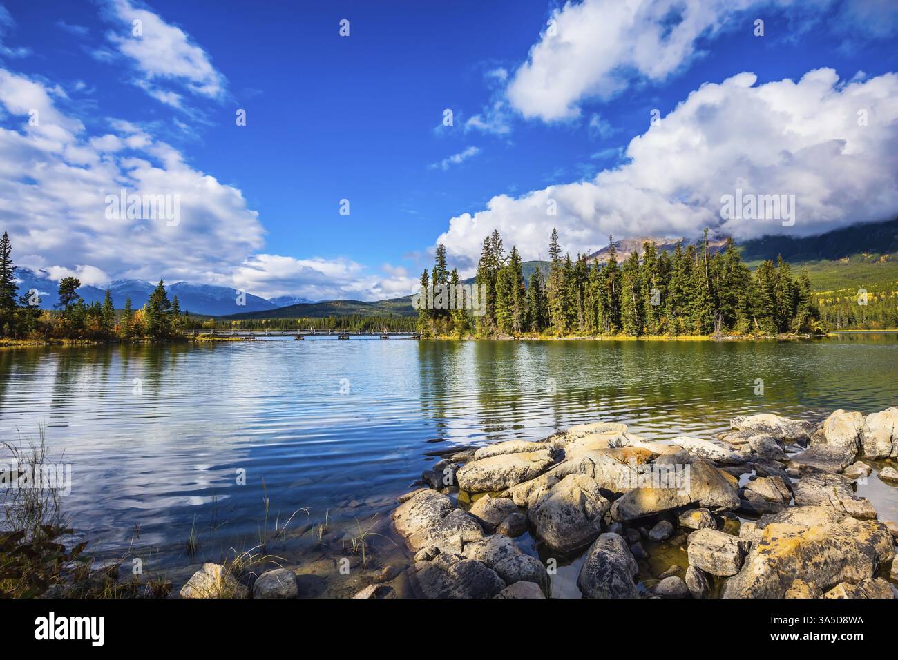Perfect Pyramid Lake at the foot of the Pyramid Mountain. Smooth water ...
