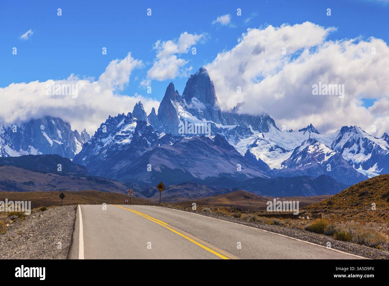 The road through the desert. The highway crosses the Patagonia and ...