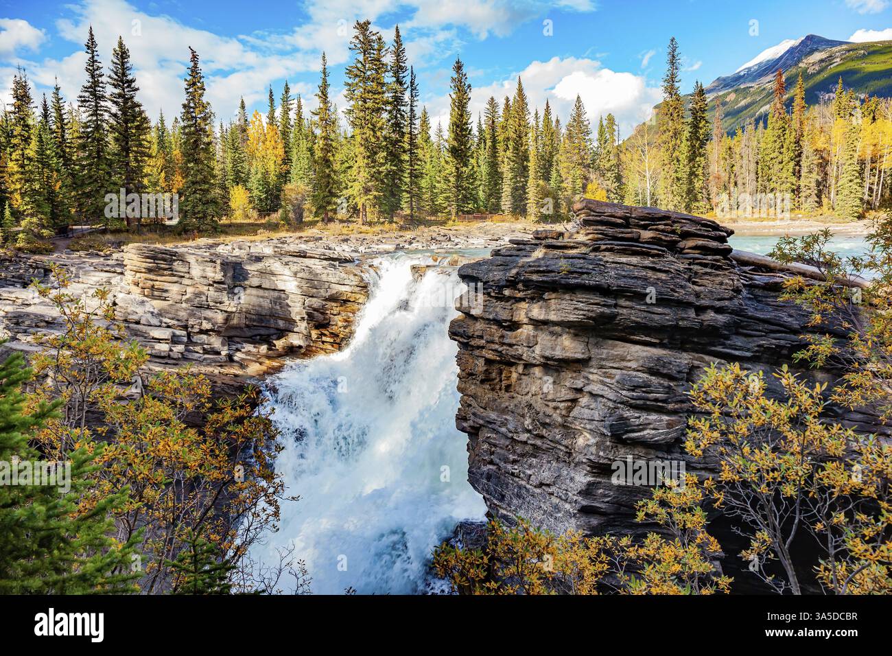 Different rocks created the layered structure of the rocks and canyon ...
