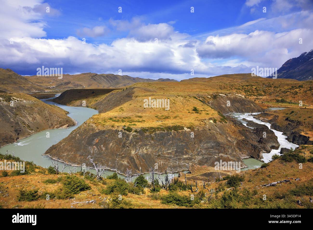 Horseshoe Paine. Epic grand landscape in the national park Torres del ...