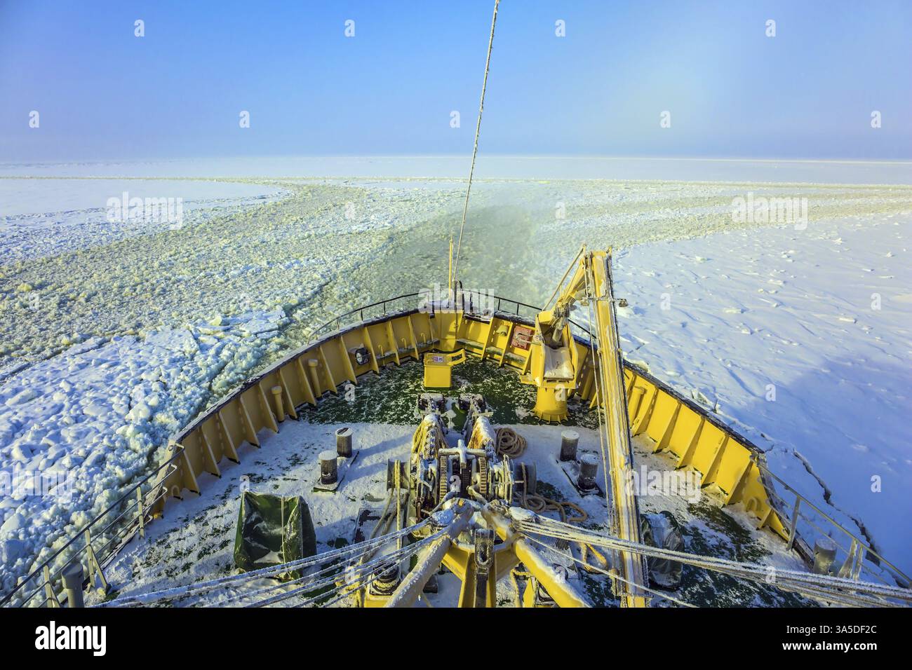 Lapland. Unforgettable excursion to the arctic tourist cruise on the ...