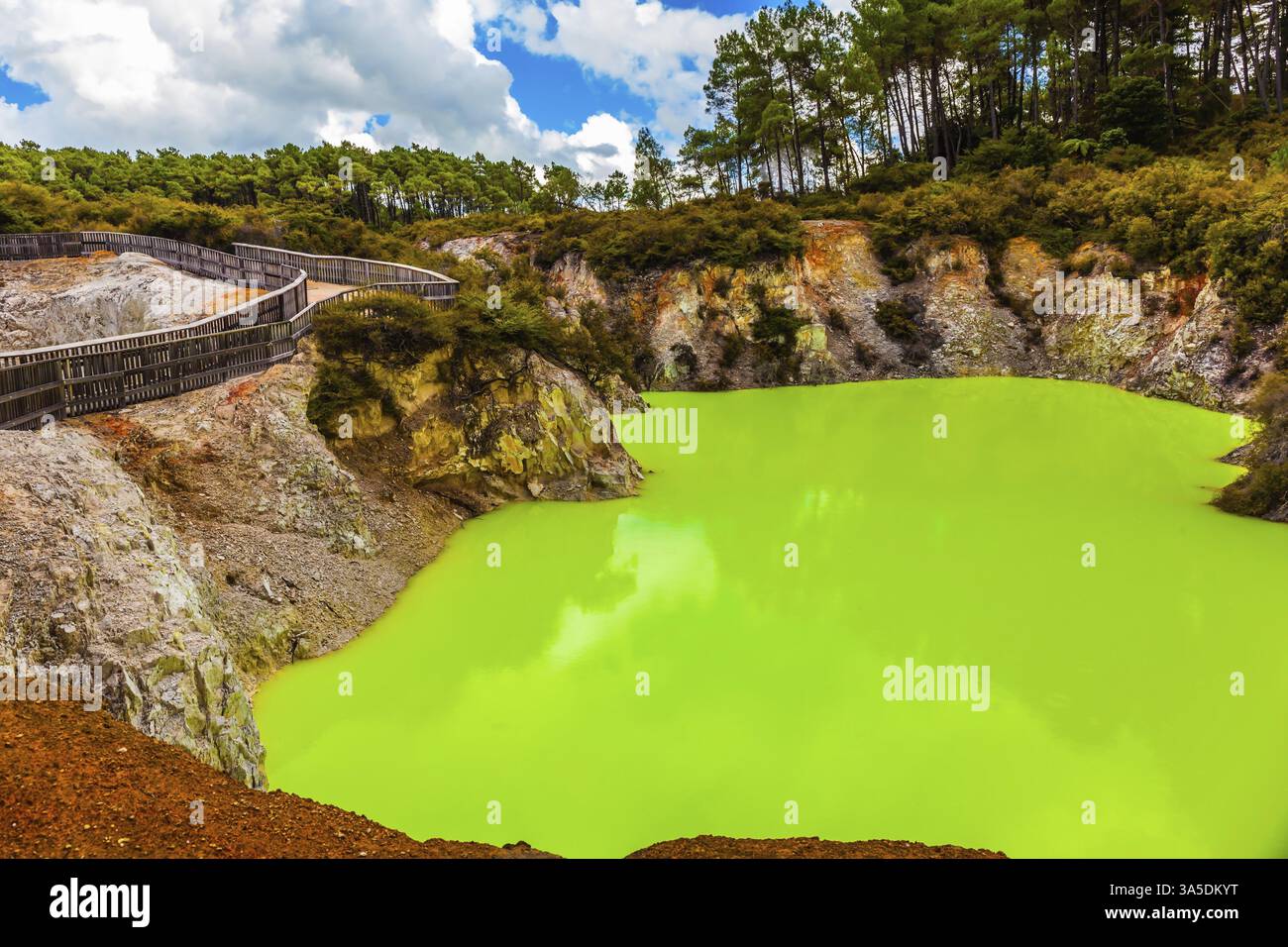 Thermal Wonderland is Wai - O - Tapu. Picturesque lake with bright ...